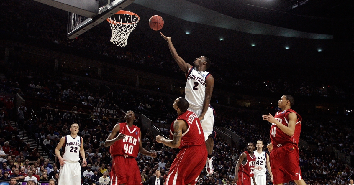 NBA's Most Iconic Buzzer-Beaters and Game-Winners - Latest Sports News ...