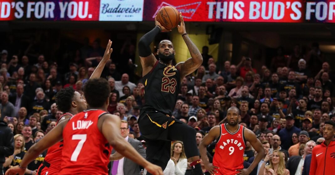 NBA's Most Iconic Buzzer-Beaters and Game-Winners - Latest Sports News ...