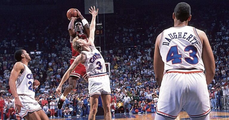 NBA's Most Iconic Buzzer-Beaters and Game-Winners - Latest Sports News ...